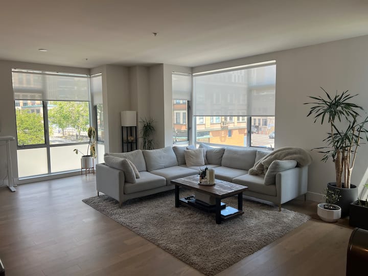 Modern Luxury Meets City Life - Oakland, CA