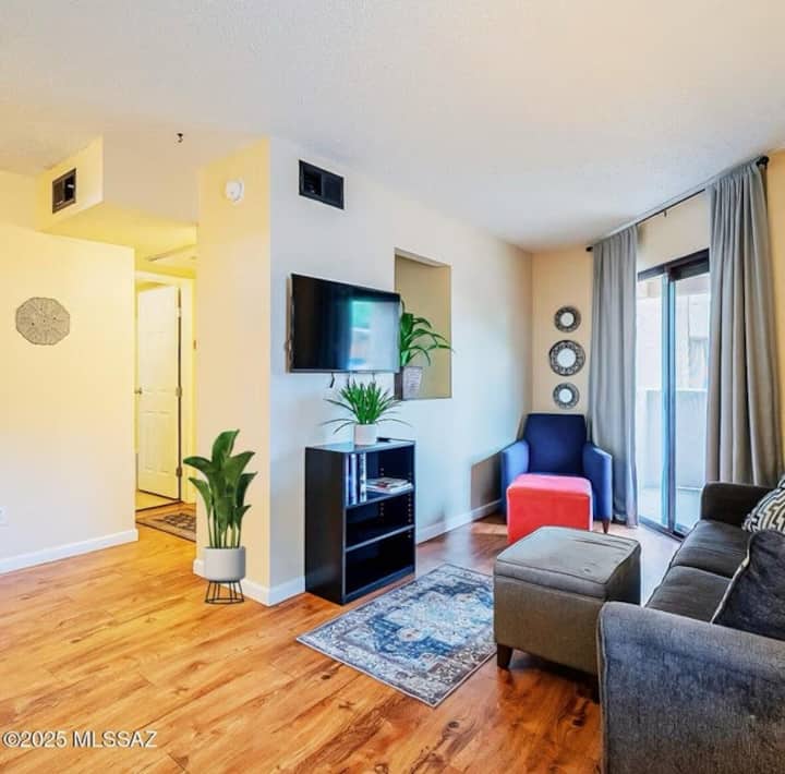 Midtown Convenience And Comfort - Tucson, AZ