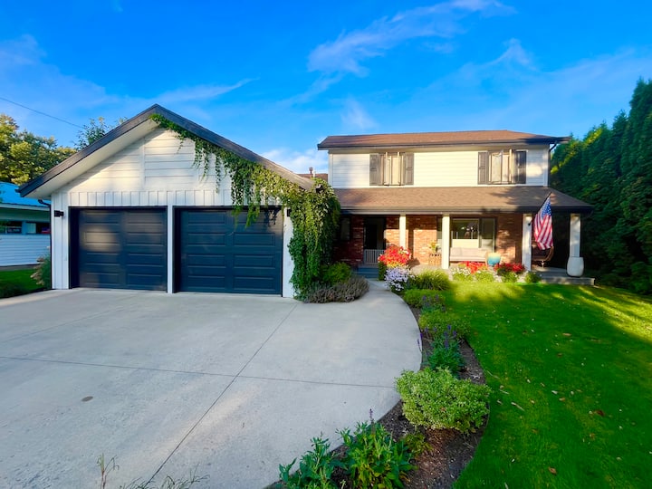 Sunny South Sandpoint 5-bedroom House - Sandpoint, ID