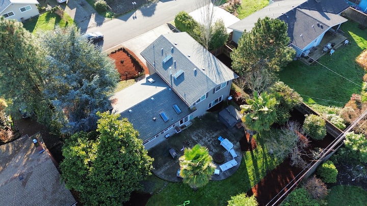 Jacuzzi & Gas Firepit Walking Distance From Autzen - Springfield, OR