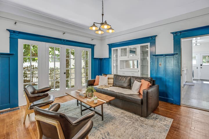 A Outstanding Craftman Home Close To Rose Bowl - Pasadena, CA