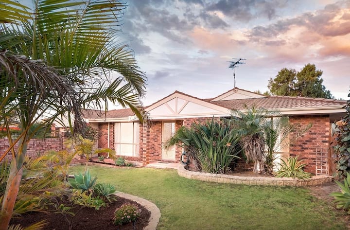 Salt + Stone | Steps To The Beach - Geraldton