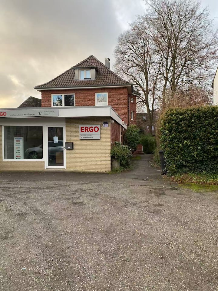 Frisch Renovierte Souterrain-wohnung Im Hamburg - Stapelfeld