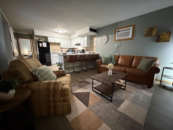Pleasant Apartment In Quiet Town - Waterloo, IA
