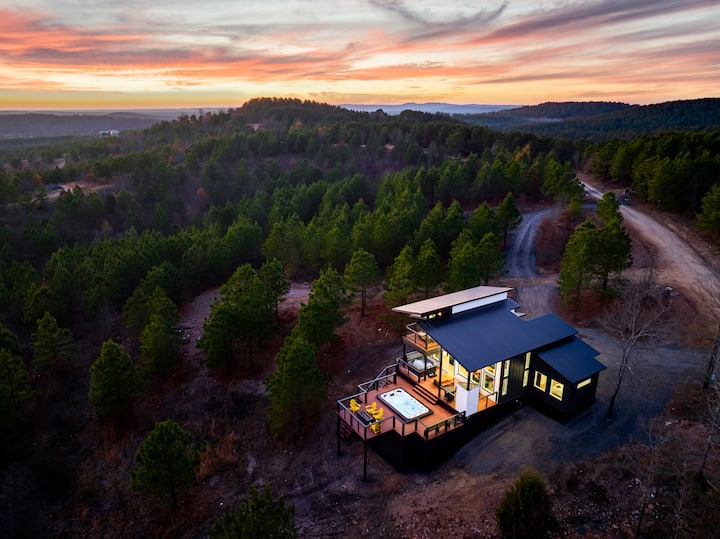 Panoramic Mountain Scenic View | Deck Pool Hot Tub - Broken Bow, OK