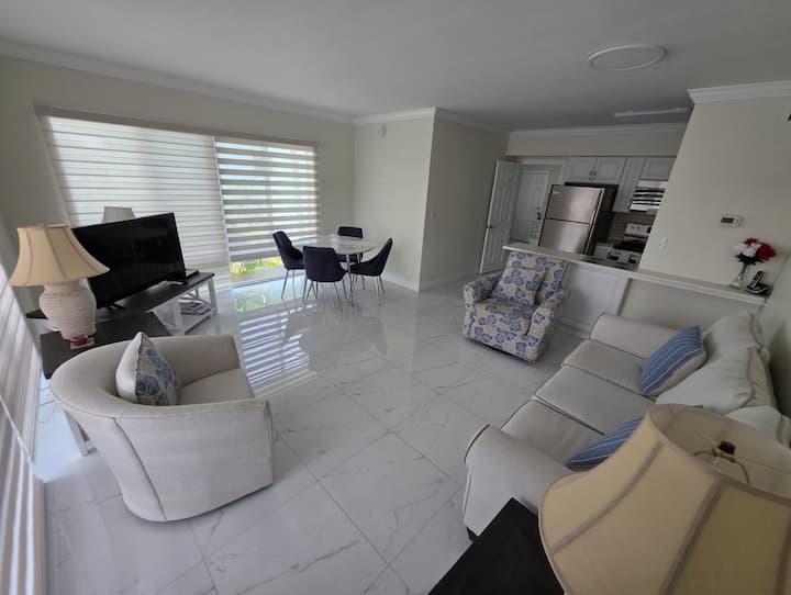 One Bedroom Deluxe Condo #23 On The Intracoastal - Pompano Beach, FL