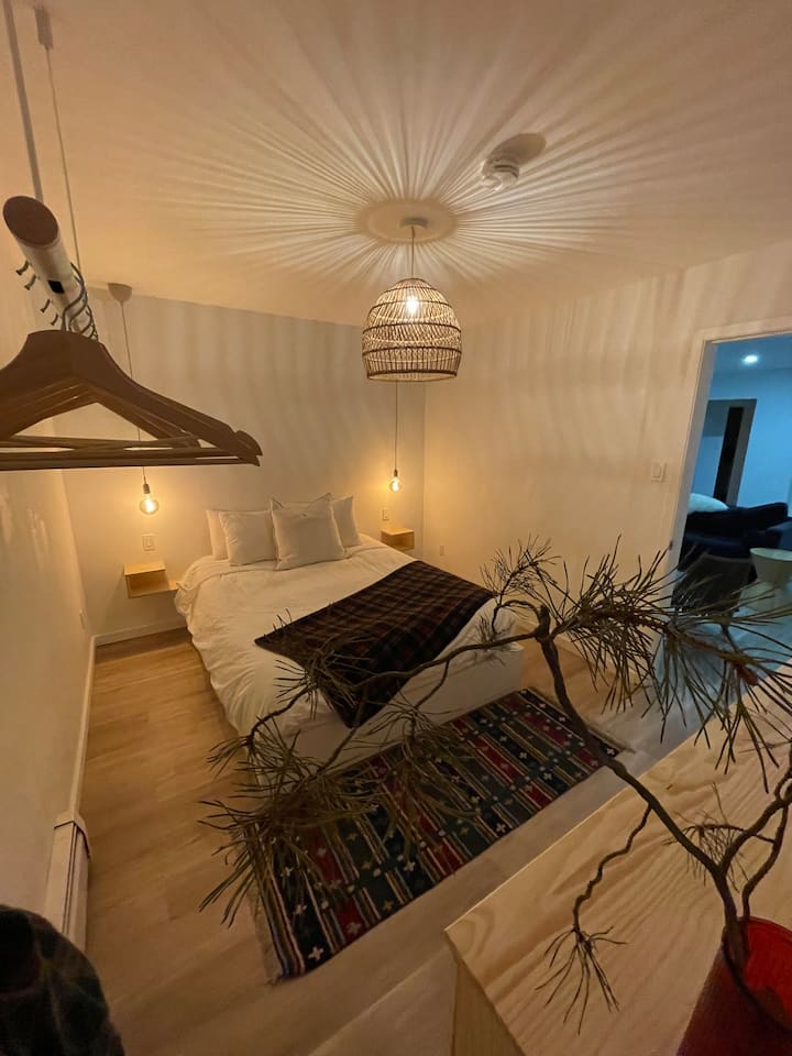 Private Suite - That 70s House - Fernie