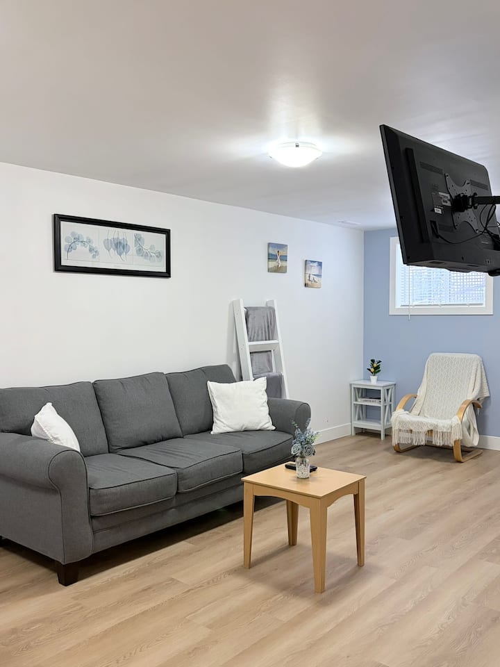 Little Italy Basement Suite - Lethbridge