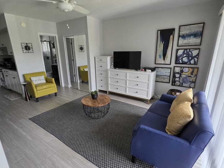 Studio Apartment #16 Located On The Intracoastal - Pompano Beach, FL