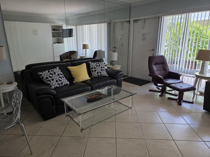 #21 Studio Apartment Located On The Intracoastal - Pompano Beach, FL