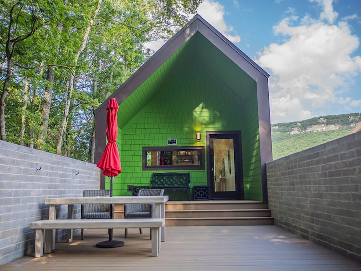 Hummingbird Cabin | Serene Modern Escape - Lookout Mountain, GA