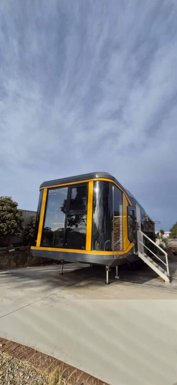 Modern Space-pod Stay• Bendigo Only - Bendigo