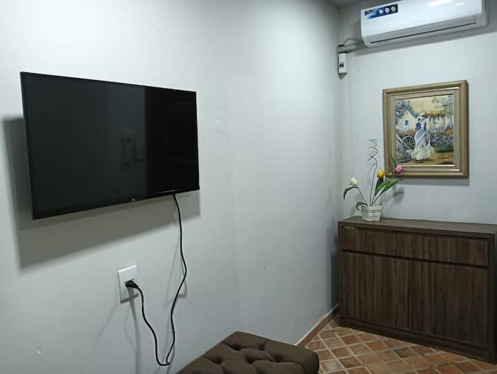 Quarto No Centro, Localização Privilegiada. - Foz do Iguaçu