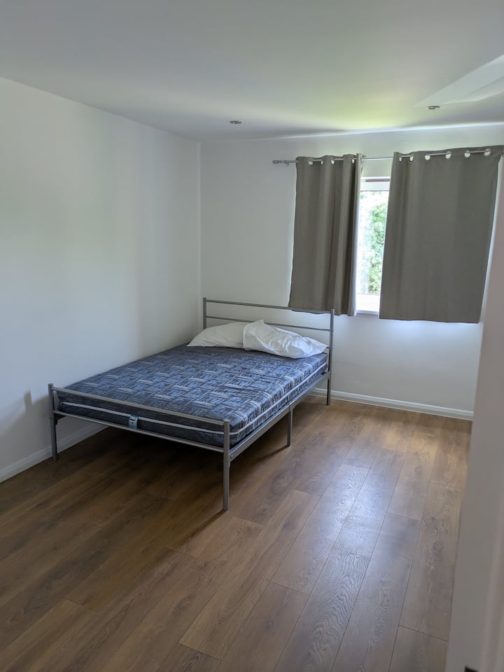 One Bedroom Flat (Kitchen/living Room/bathroom) - Northampton, UK