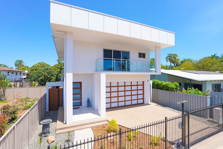 Fannie Bay Oasis: Luxury Retreat With Pool - Darwin