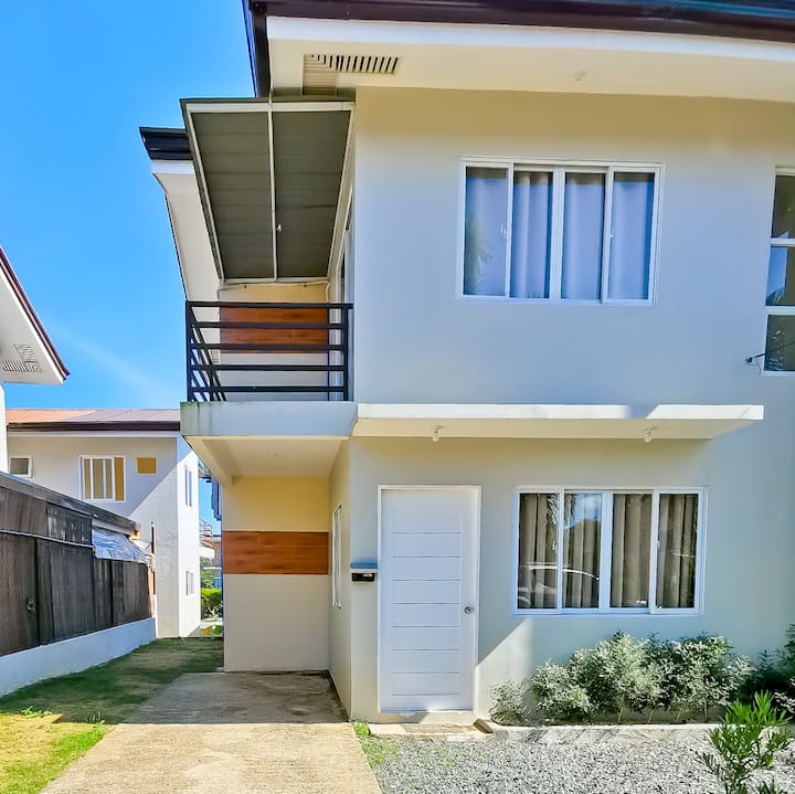 2storey 2br Duplex Whole House With Wi-fi And Pool - Puerto Princesa