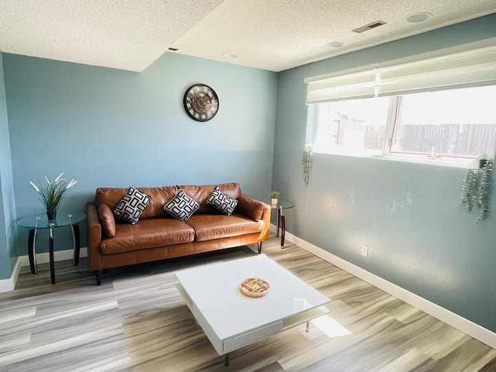 Sweet Stay Suite · Private 2br Escape - Winnipeg