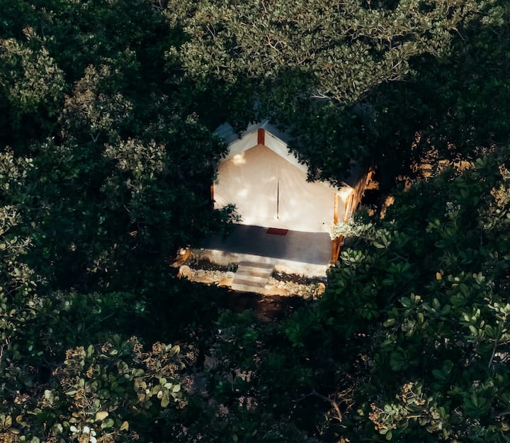 Remote Safari Tents By The Ocean - Australie