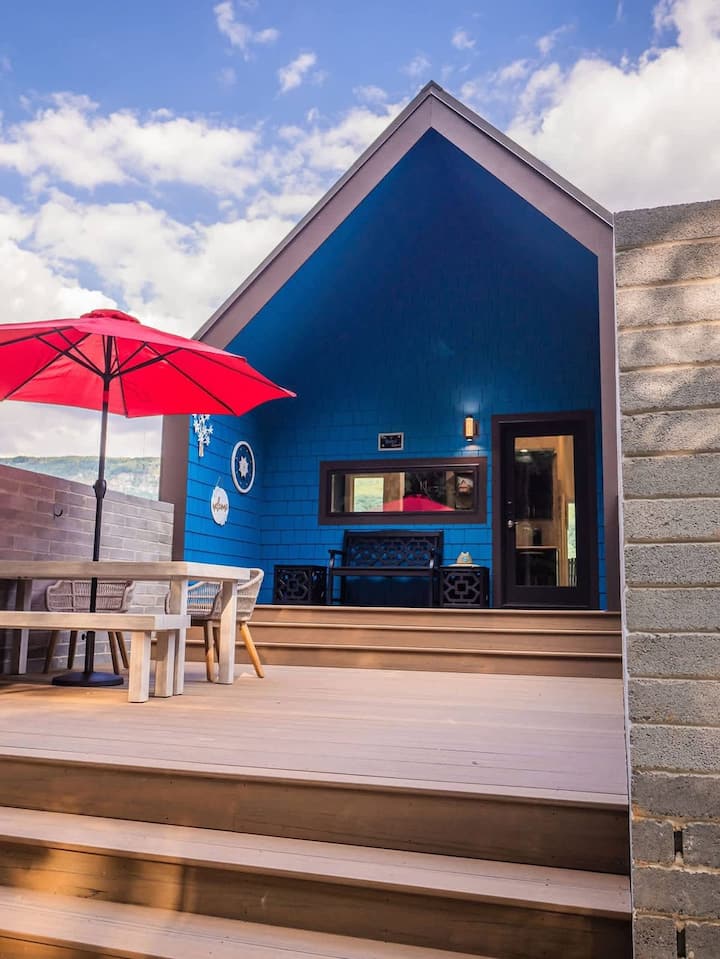 Blue Bird | Modern Tiny Home With Mountain Views - Lookout Mountain, GA