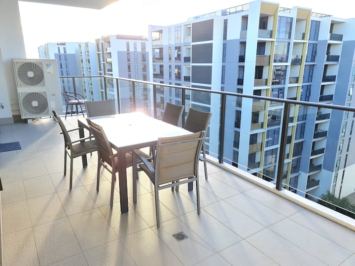 Entire Ultra Mod 2 Bed Apt Train Shops Carpk Pool - Sydney