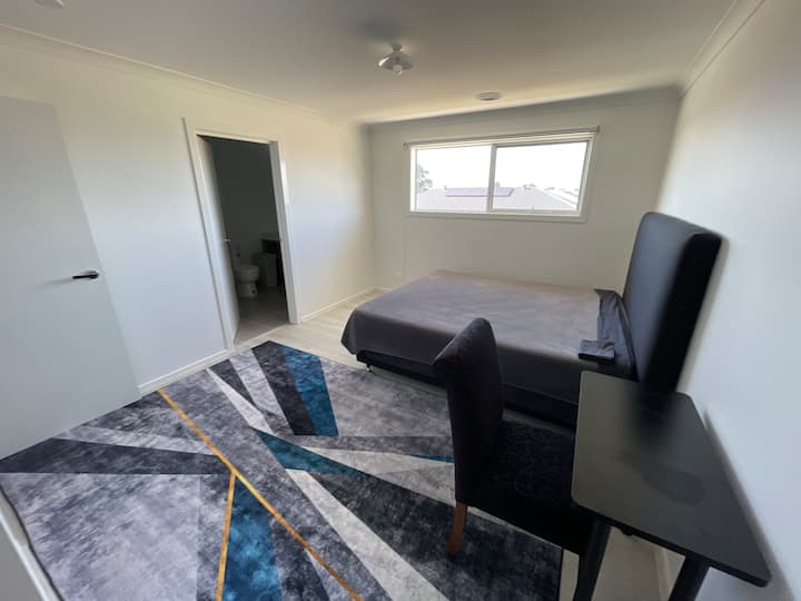 Ensuite Room In Mount Duneed - Geelong