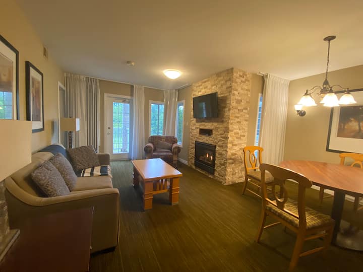 Horseshoevalley/vettaspa/in-out-pool - Horseshoe Valley, ON