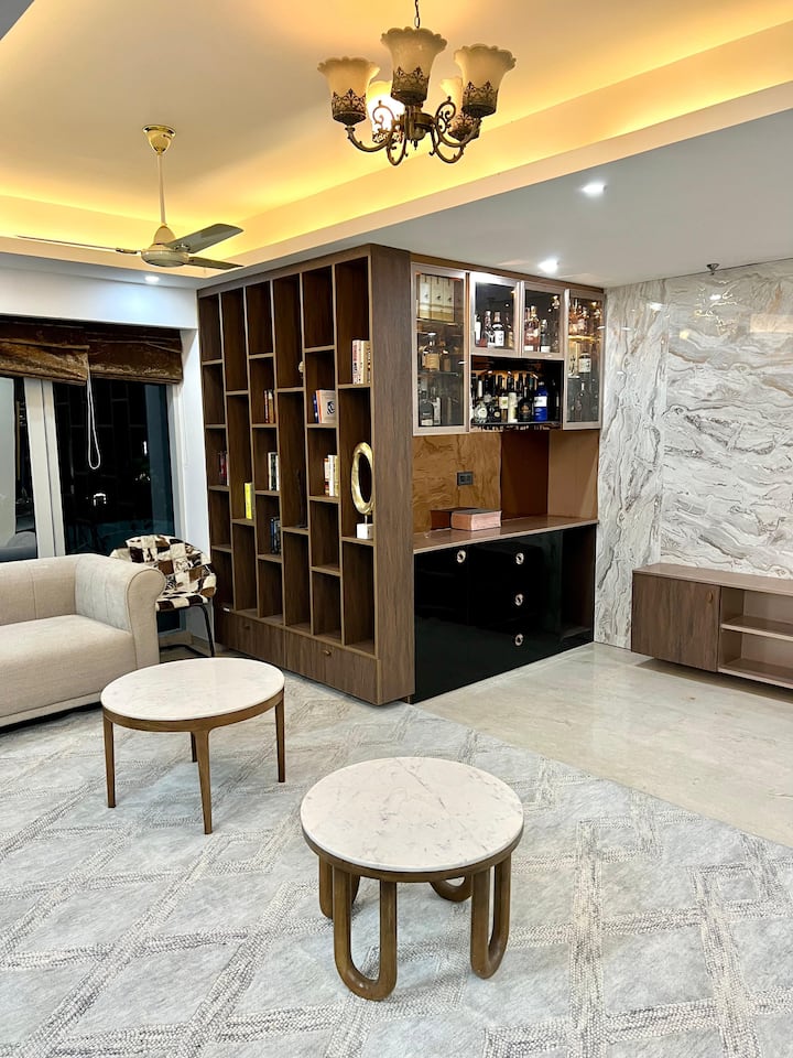 Luxury 3-storey Garden Penthouse | Panoramic Views - Faridabad