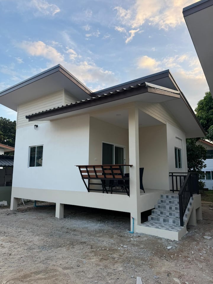 Charming Small House With 2 Bedrooms - パンガン島