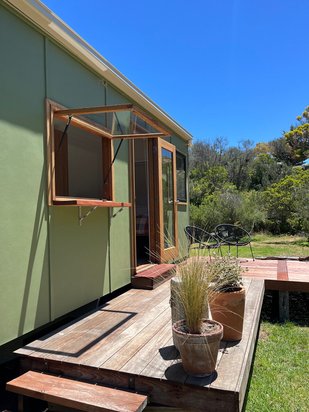 Bush 2 Coast Tiny House - À distance de marche des sources thermales ...