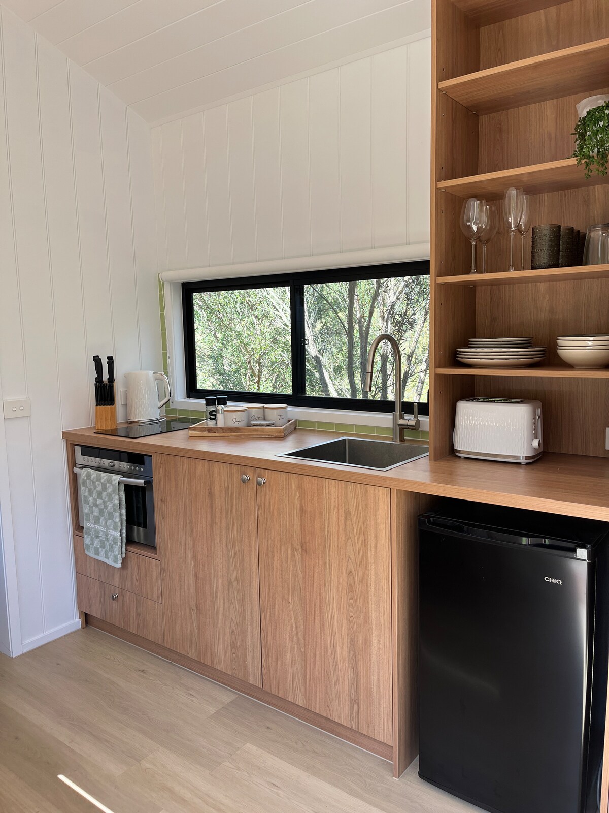 Bush 2 Coast Tiny House - À distance de marche des sources thermales ...