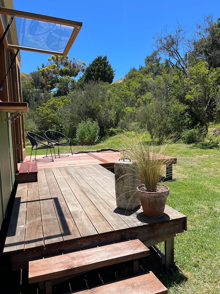 Bush 2 Coast Tiny House - Walk To Hot Springs - Rye