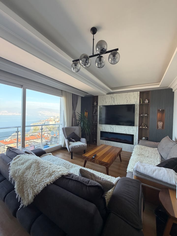 Deniz Manzaralı Lüx Ev ( Otoparklı) - Bornova