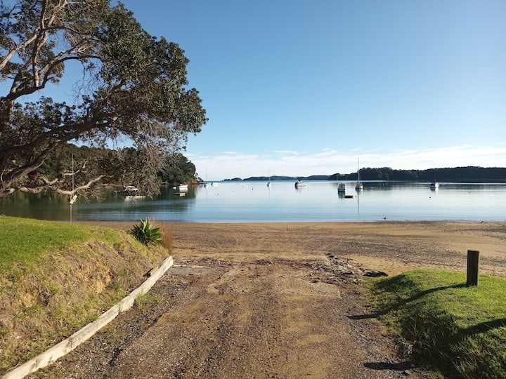 Bay Of Islands Off Grid Retreat - Russell