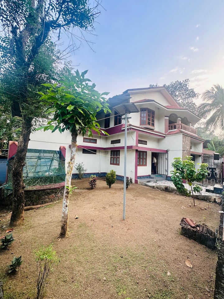 Vallamkulam-thiruvalla Mansion - Thiruvalla