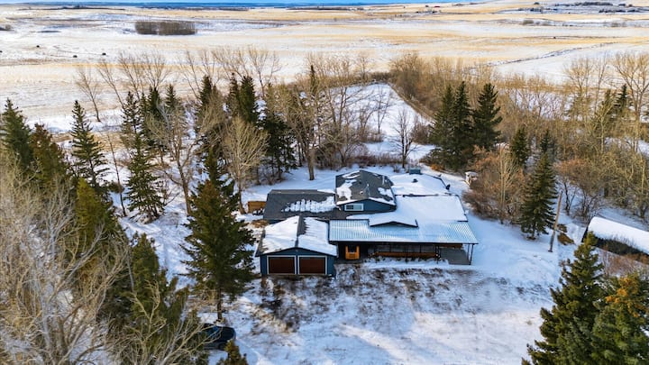 Nature & Scenic Acerage - Airdrie