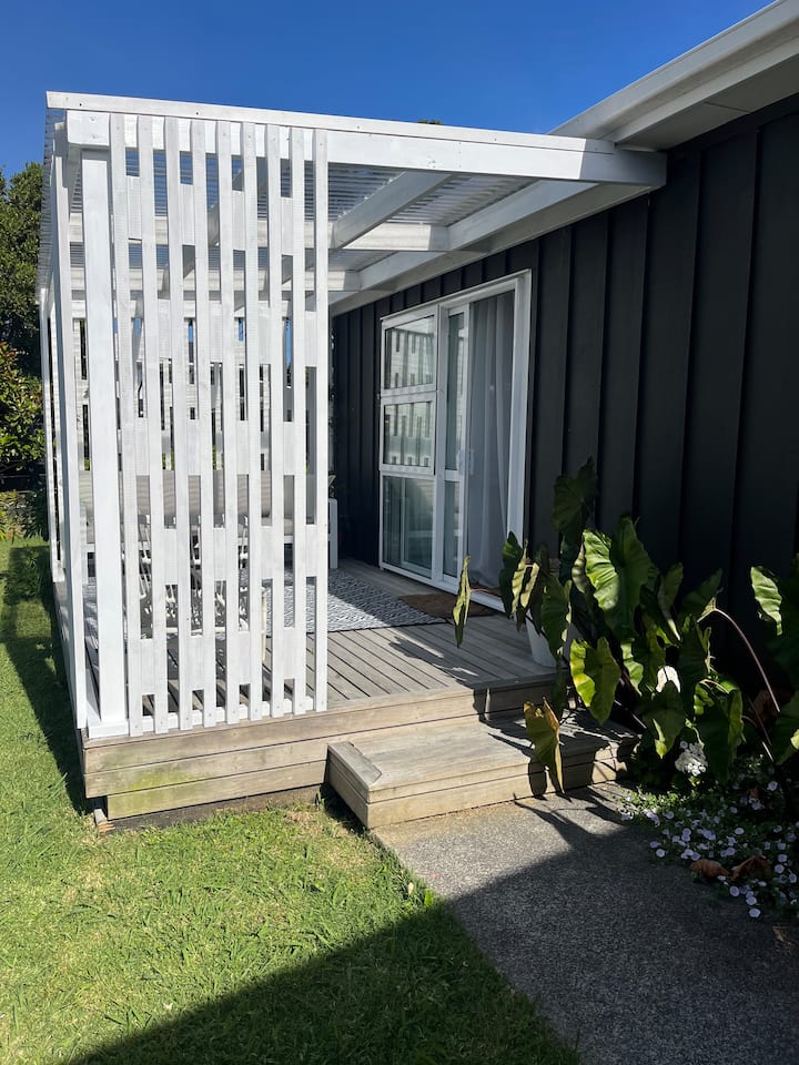 Private Studio With All Day Sun - Auckland
