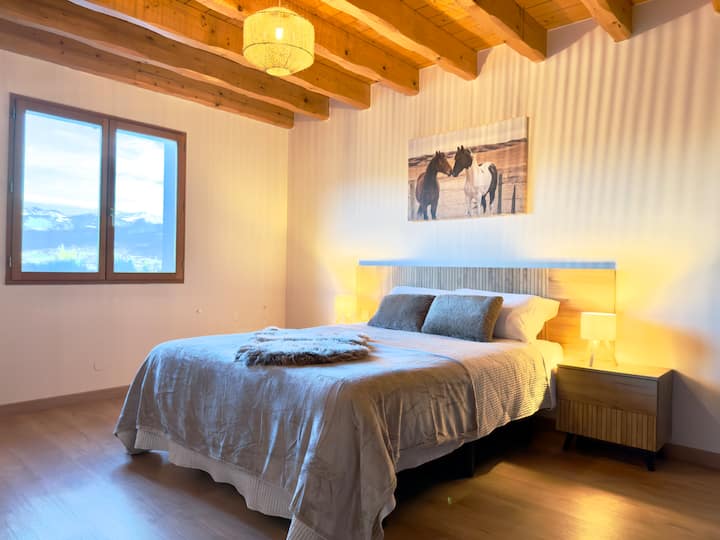 Cal Querol Ur Refugi De Muntanya Amb Gran Xemeneia - Alp