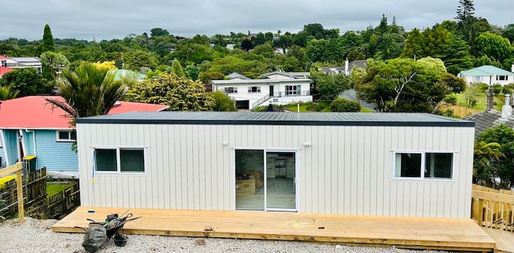 Cosy 3 Bedroom Standalone Retreat! - New Plymouth