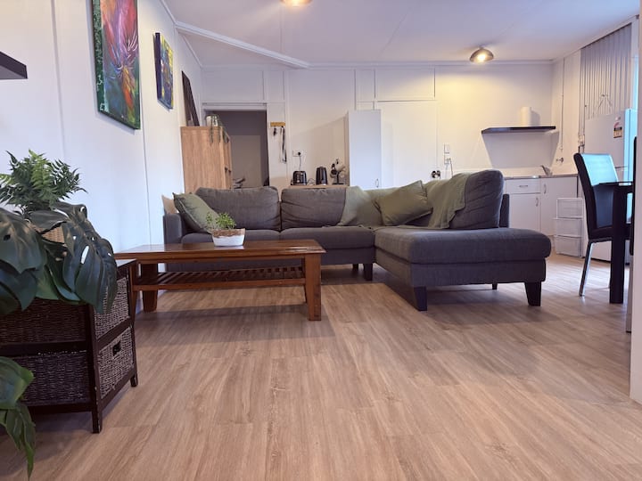 Cute, Clean, Beach Cottage In Te Kaha - Te Kaha