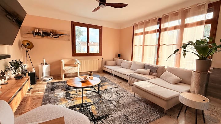 La Villa Provençale / 7 à 15 Pers / Piscine Et Bbq - Arles