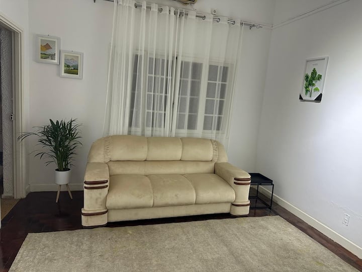 Apartamento Tipo 2 Bem Localizado/ Zona Alta - 