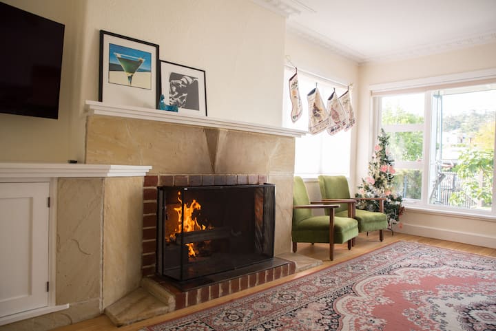 Fig Tree Villa 
2 Bedroom Sun-drenched Home. - Hobart