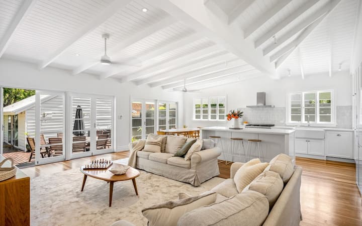 Spacious Beach Cottage - Walk To Beach! - Terrigal