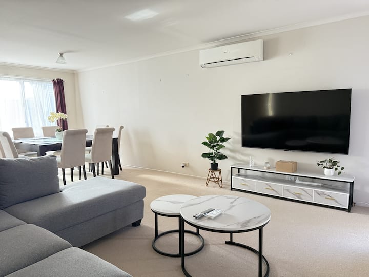 3 Br Rear House – Private Home On Shared Site - Frankston