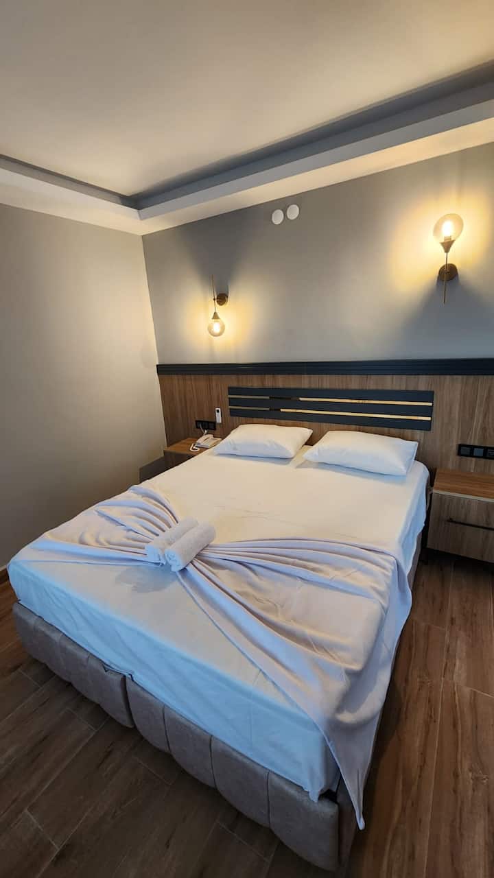 Havuzlu Düşük Fiyatlı 1+0 Studio öZel Otel Odası - Antalya