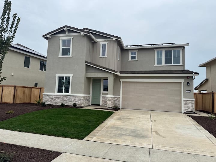 Elk Grove Elegance - Elk Grove