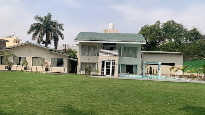 The Groove Exotica
Premium Villa For Luxury Stay - Indore