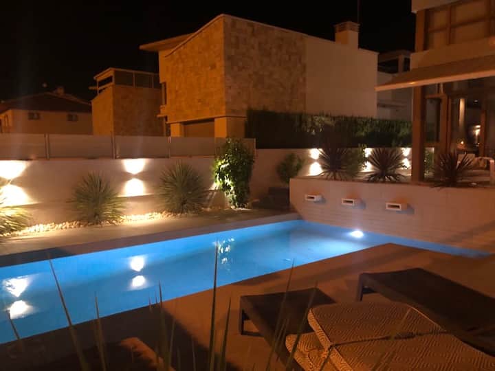 Eksklusiv Enebolig Med Eget Basseng I Quesada - Rojales