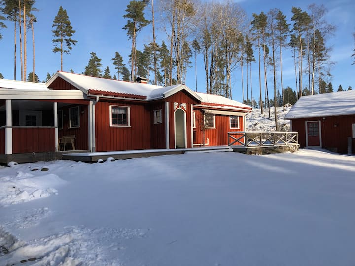 Idylliskt Torp Med Alla Bekvämligheter - Ulricehamn
