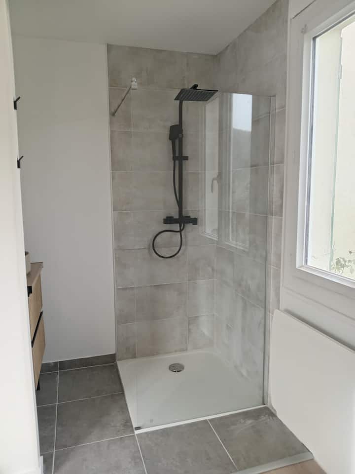 Charmante Chambre Avec Douche Privée - Poitiers